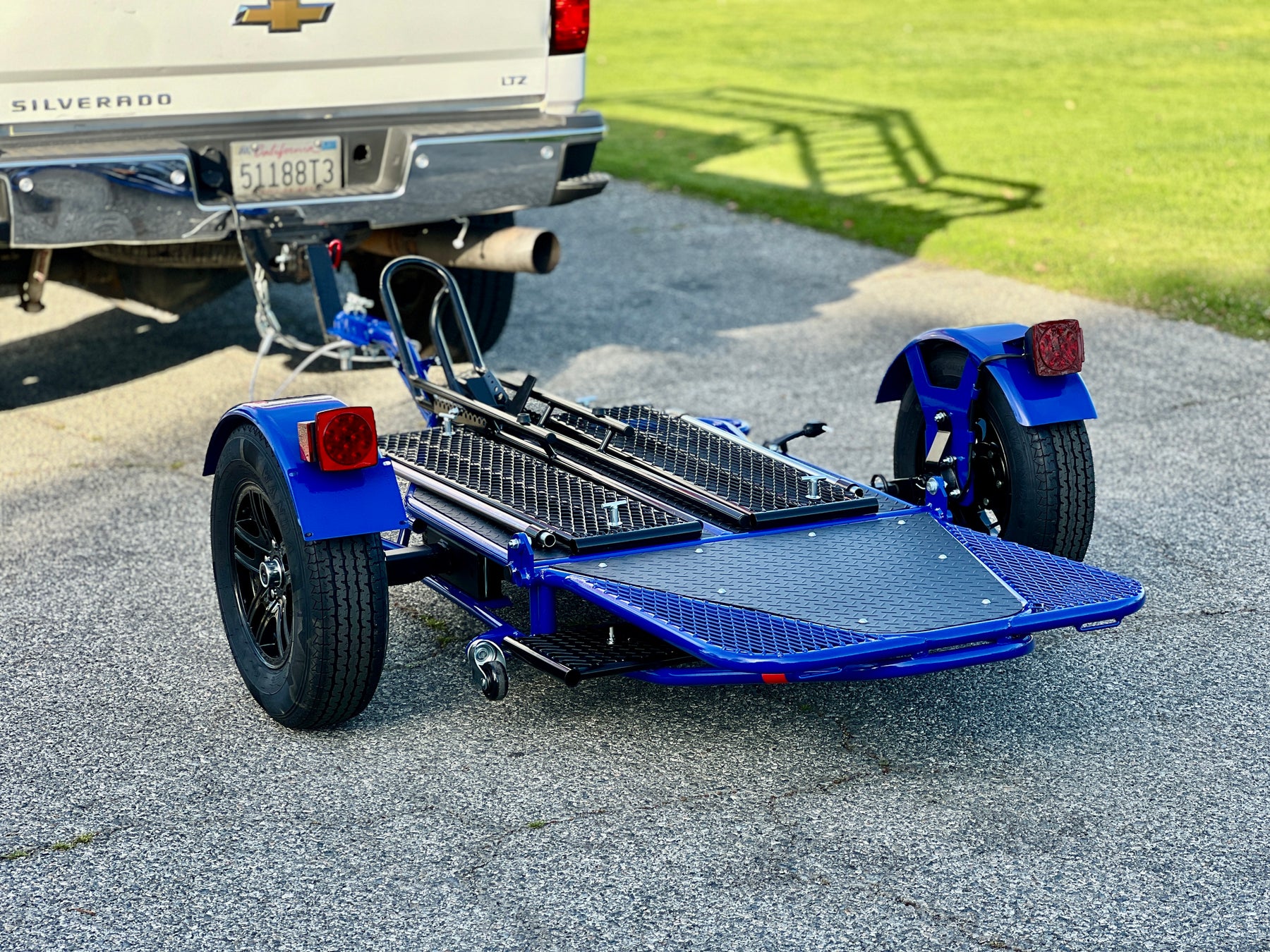 Single Rail Ride-Up Motorcycle Trailer – Tow Smart Trailers